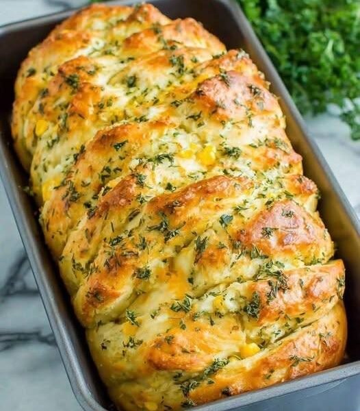 Cheesy Garlic Herb Pull-Apart Bread Loaf – Easy Yum Recipes